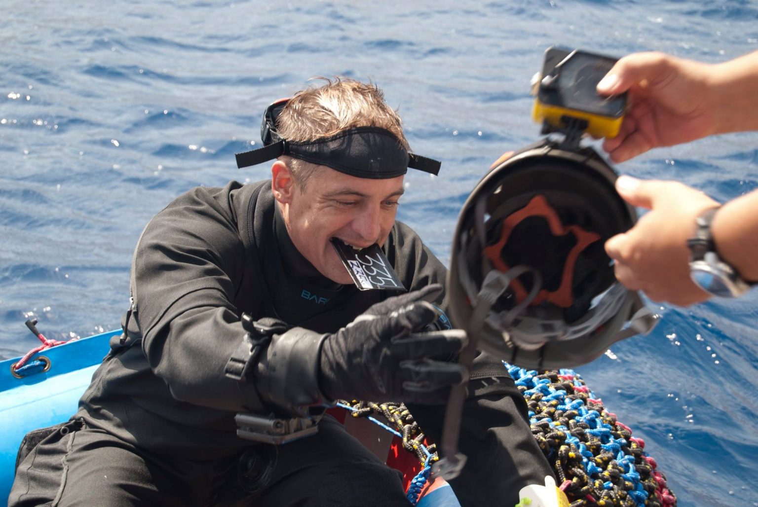 Weltrekord - 332,35m in die Tiefe | Ahmed Gabr - The deepest ever - Livingdreams.tvLivingdreams.tv